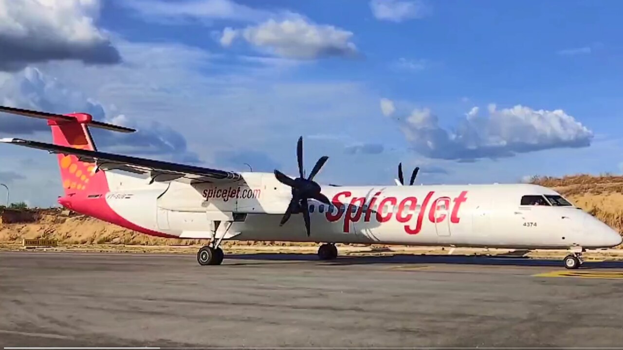 Spicejet Plane SpiceJet Plane Overshoots Runway On Landing, None Hurt