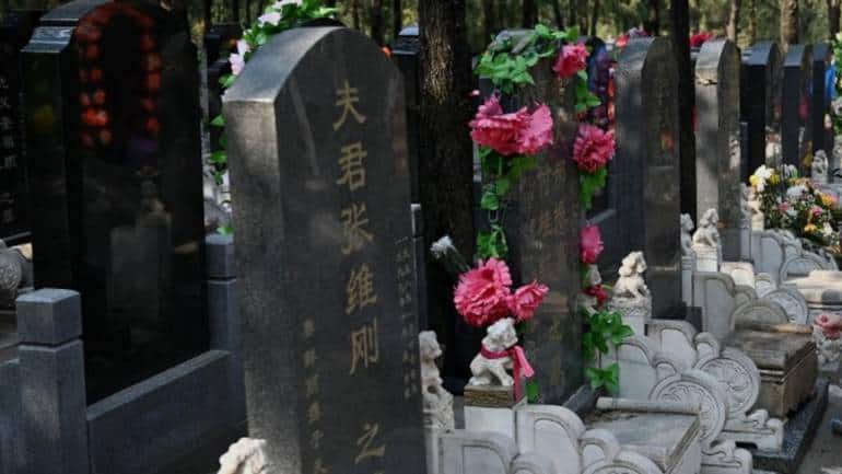 Chinese graduate works at cemetery for ‘better work-life balance'