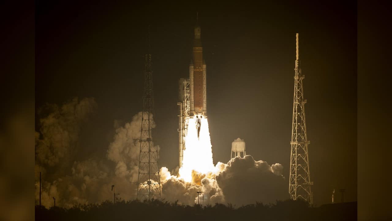 Liftoff! NASA launches mega Moon rocket