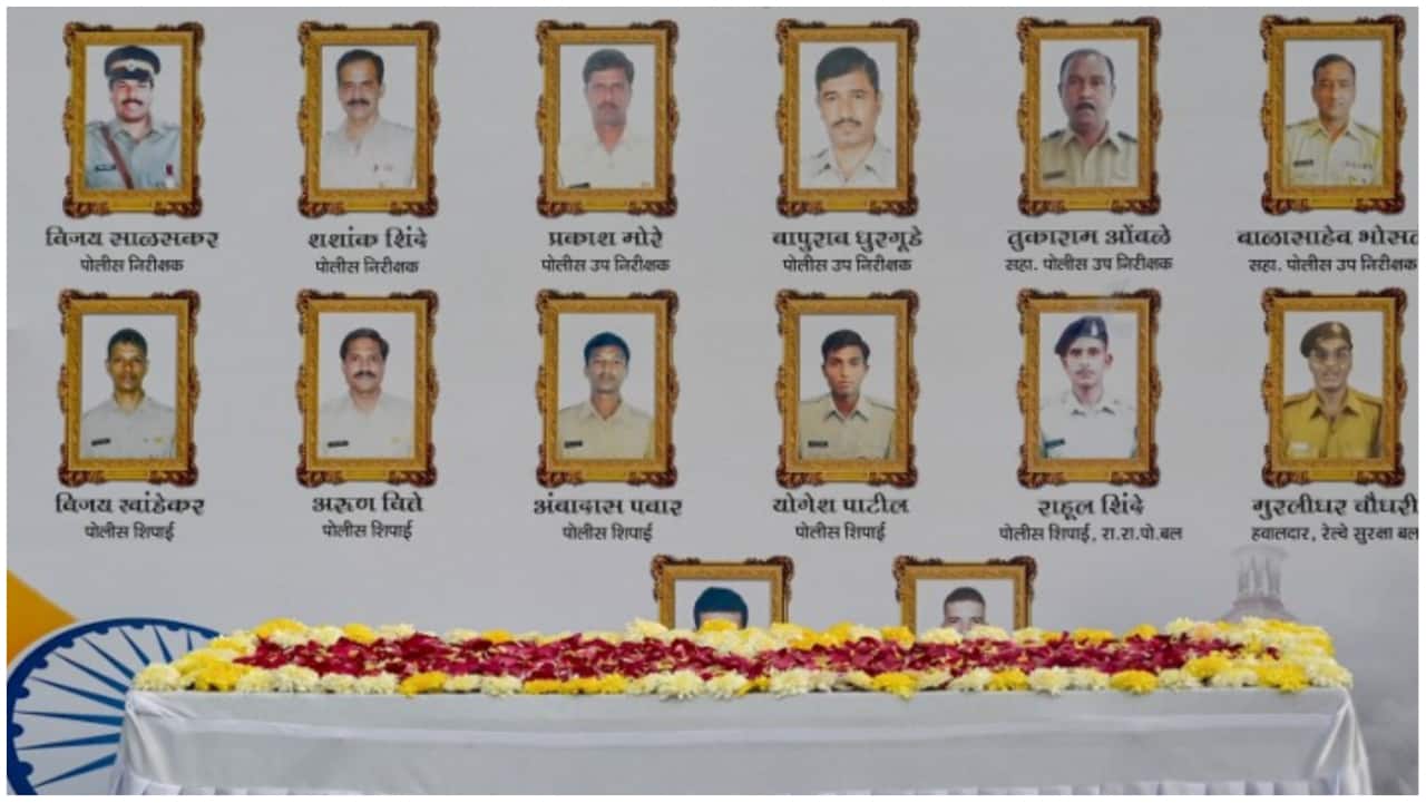 26/11 Mumbai attacks: Maharashtra CM, governor pay tributes ...