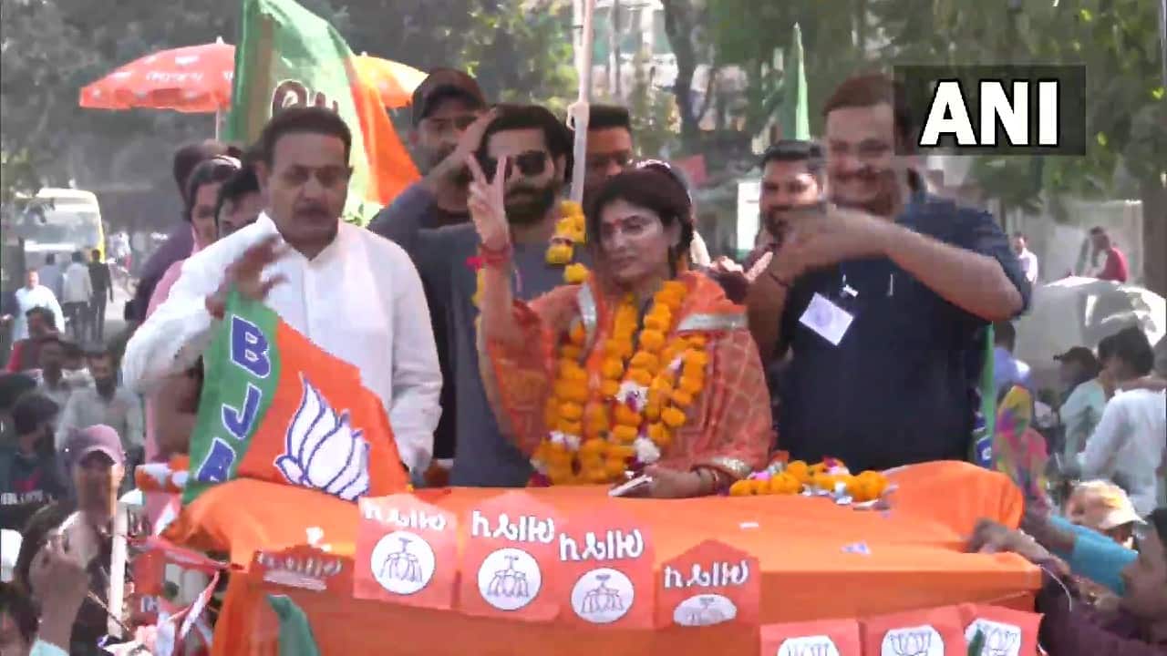 Gujarat Election Results: Celebrations begin at BJP office as early ...