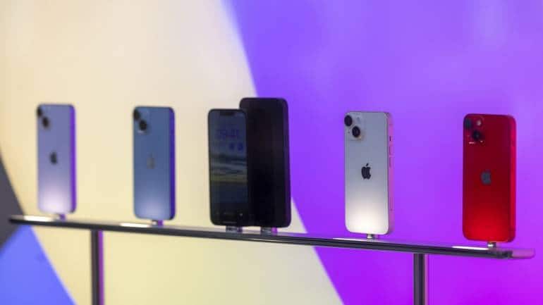 Apple shares witness record slump amid iPhone shortage