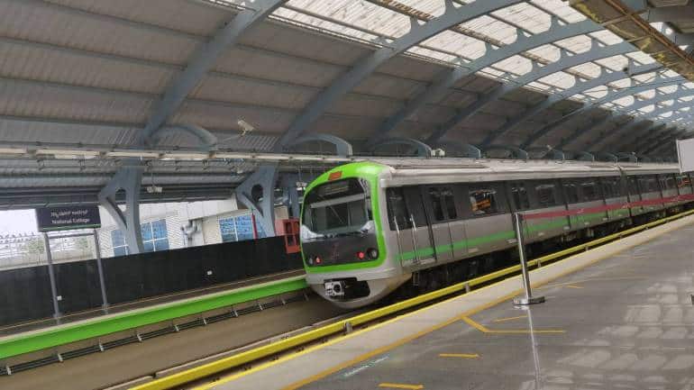 Bengaluru Metro faces Mumbai local-style overcrowding woes in viral ...