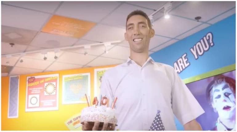 Watch Worlds Tallest Man Celebrates 40th Birthday I Hope No One
