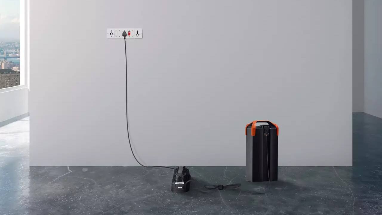 Hero begins deliveries of Vida V1 electric scooter | Moneycontrol News
