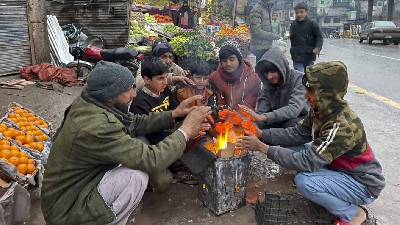Pakistan power crisis: Electricity restores a day after massive outage ...