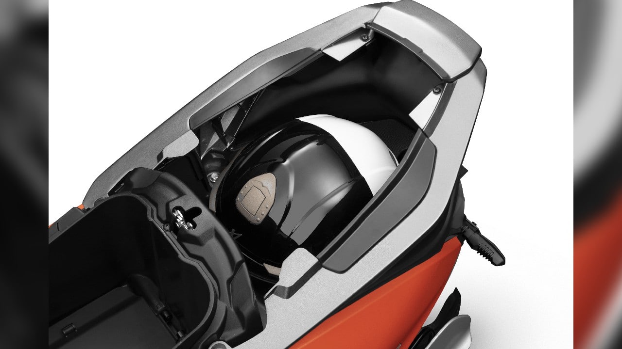 Hero begins deliveries of Vida V1 electric scooter | Moneycontrol News