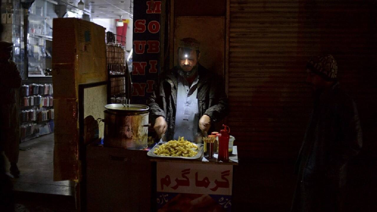 Pakistan power crisis: Electricity restores a day after massive outage ...