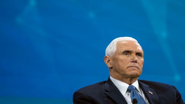 Mike Pence makes a surprise trip to Ukraine and meets with President ...