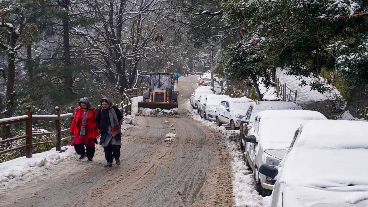 In Pics | Breathtaking photos of snow-covered Kashmir and Himachal