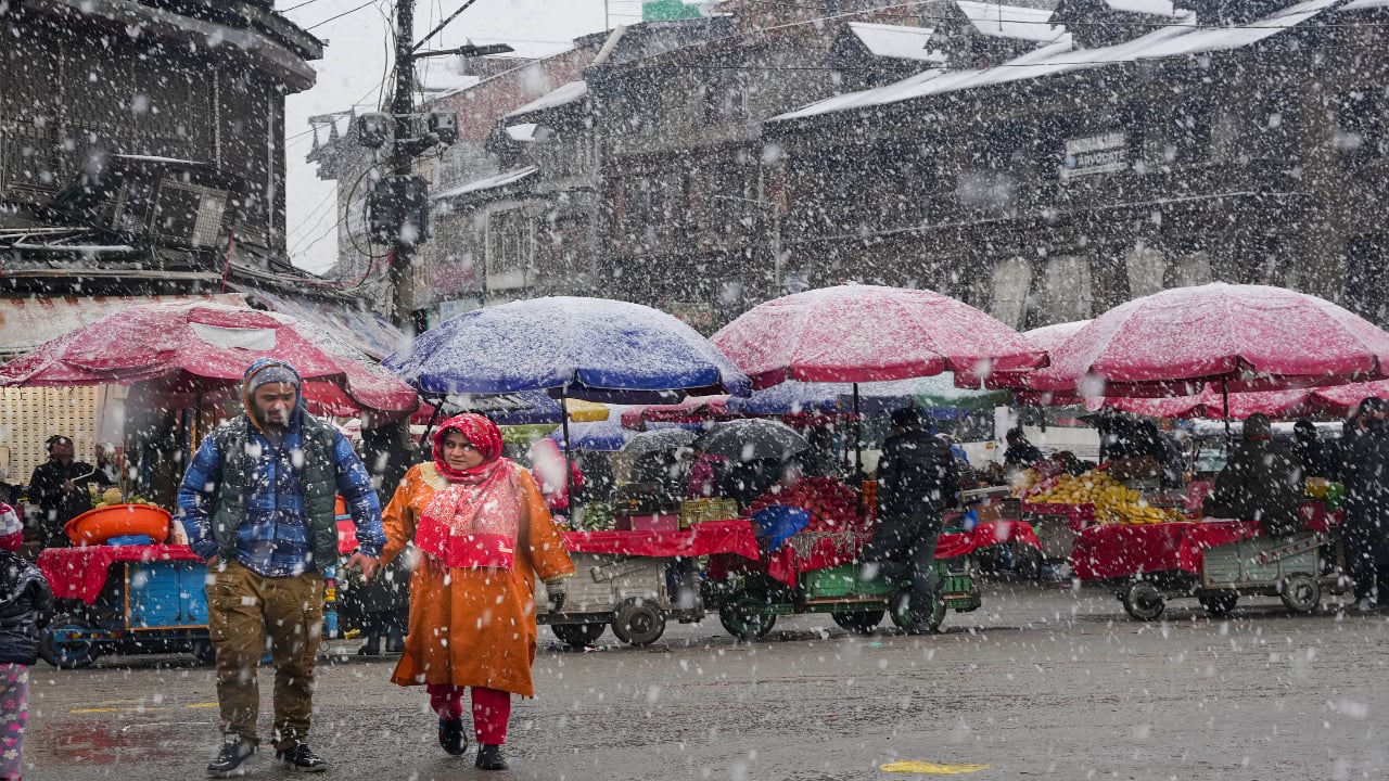 In Pics | Breathtaking photos of snow-covered Kashmir and Himachal