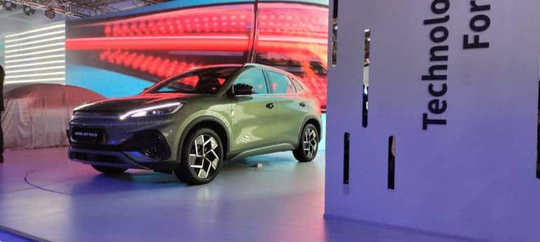 Auto Expo 2023 | BYD launches Atto 3 Forest Green Edition at Rs 34.49 ...