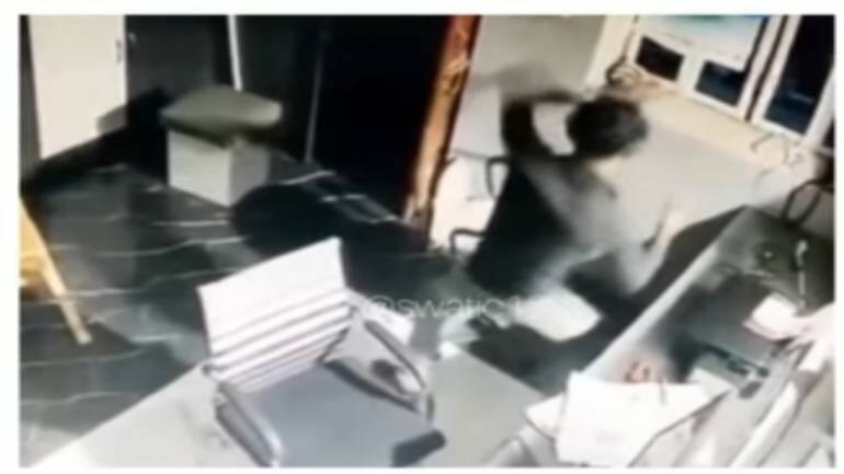 Thief breaks out into celebratory dance after robbery, chews 'gutka' on ...