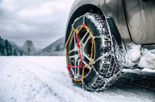 Ladakh admin makes anti-skid chains mandatory for vehicles plying on ...