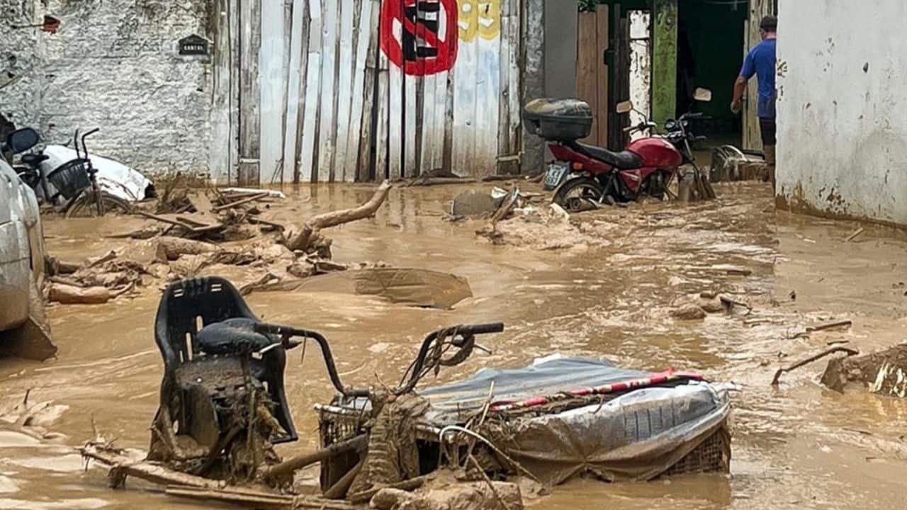In Pics: Heavy rainfall in Brazil causes flooding and landslides ...