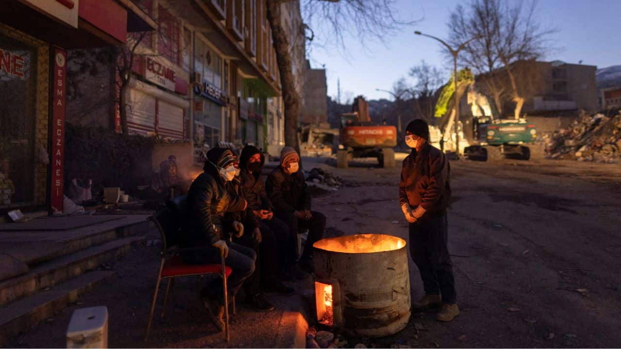 Turkey-Syria Earthquakes: Cold, hunger, despair grip earthquake ...