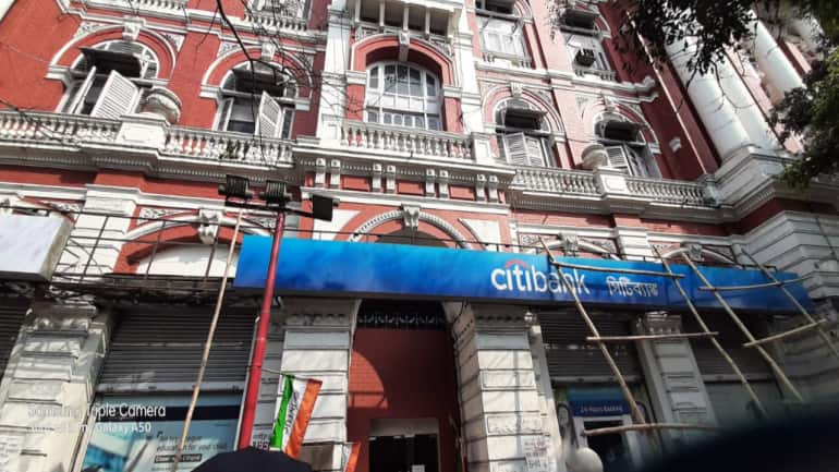 An era ends as Citibank removes signboard from iconic Kolkata office