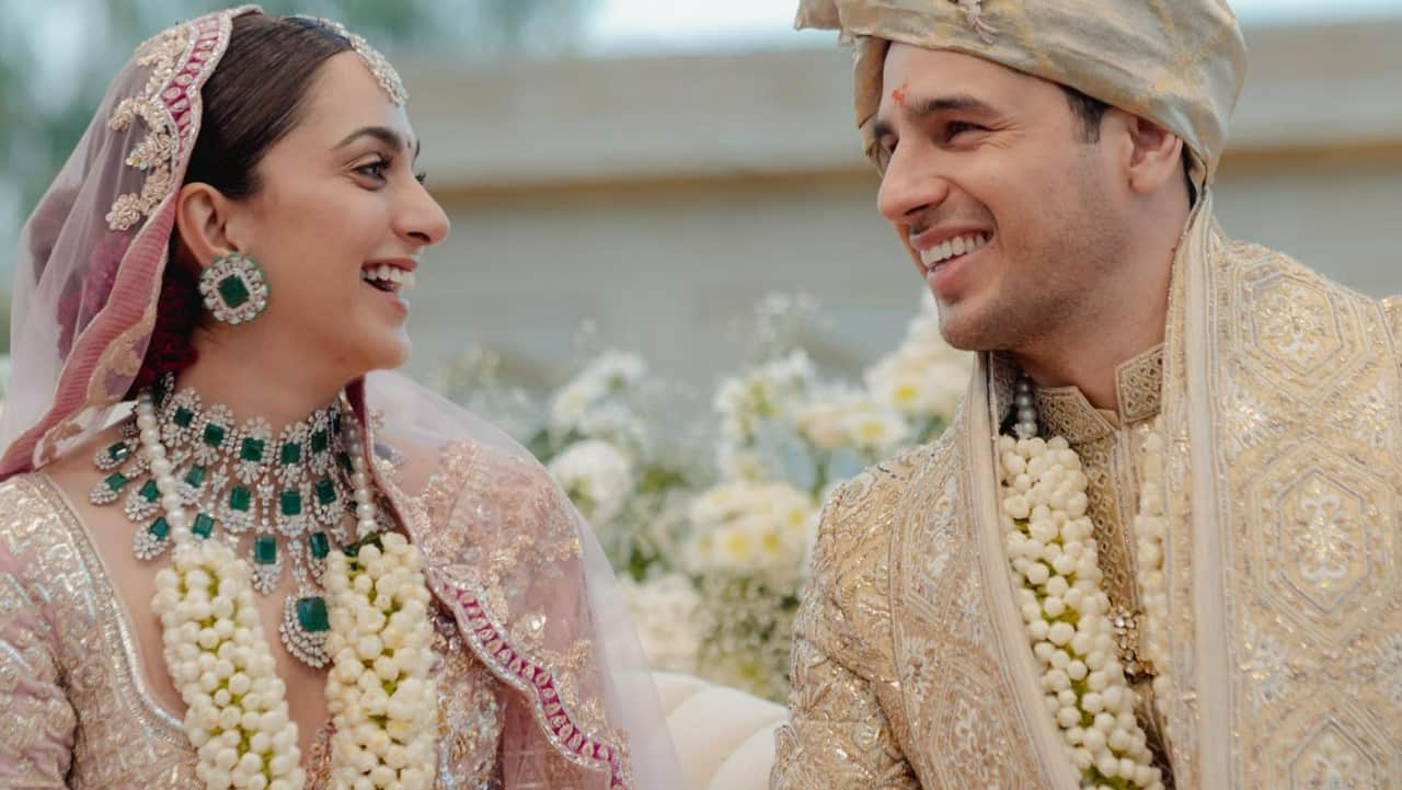 Sidharth Malhotra and Kiara Advani share pics from dreamy Jaisalmer ...