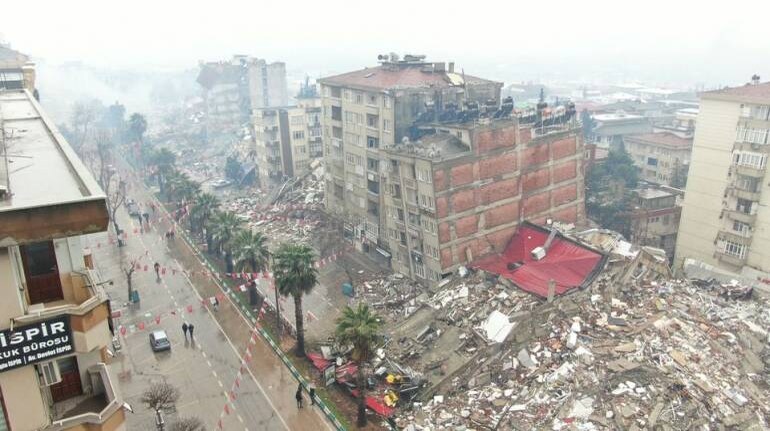 Turkey quake toll crosses 3,700, rescuers battle broken roads in a ...