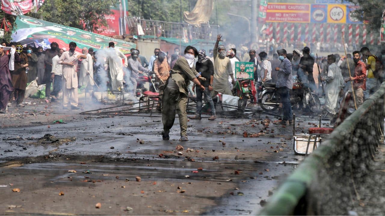 Pakistan court postpones police operation to arrest Imran Khan | In Pics Pakistan court postpones police operation to arrest Imran Khan | In Pics