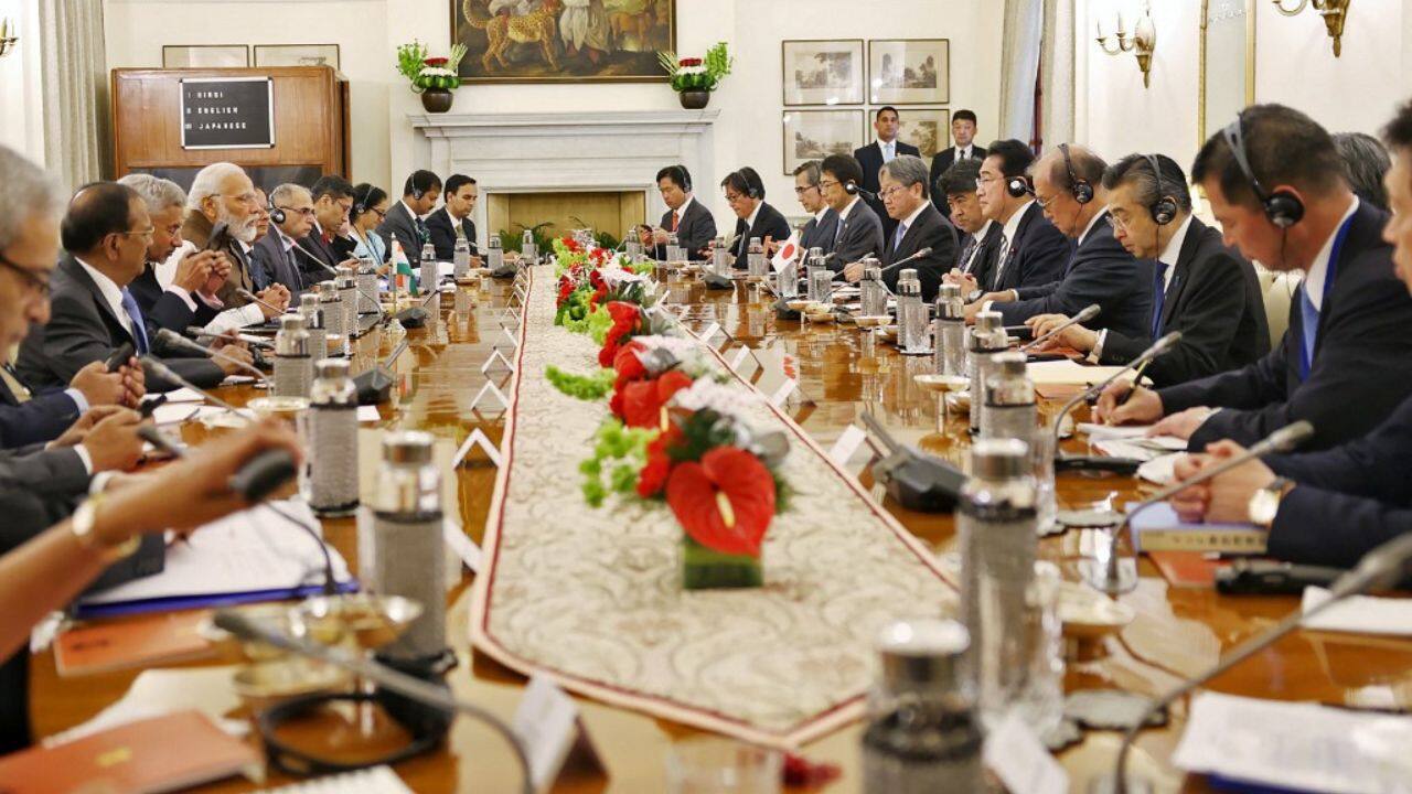 Japan PM on India trip: Kishida relishes golgappas, idlis with PM Modi ...