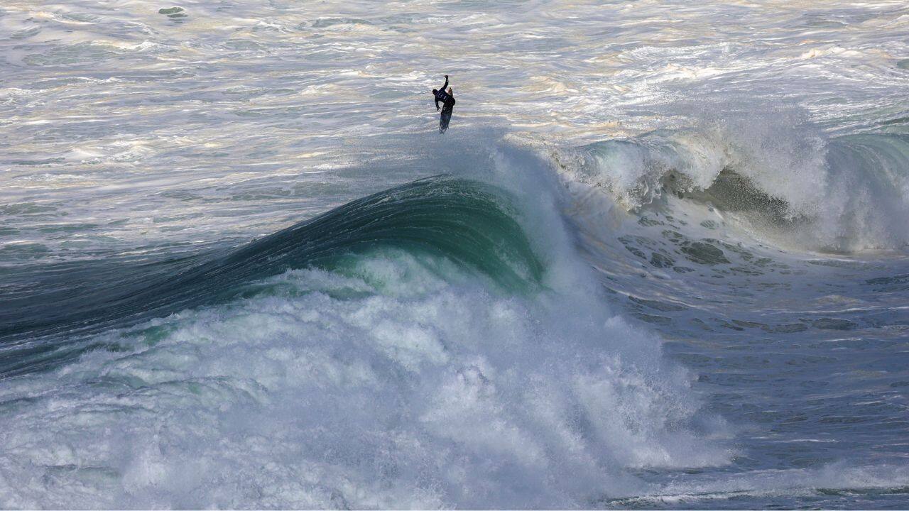 Surfers brave monster waves of Portugal's Nazare: See Pics