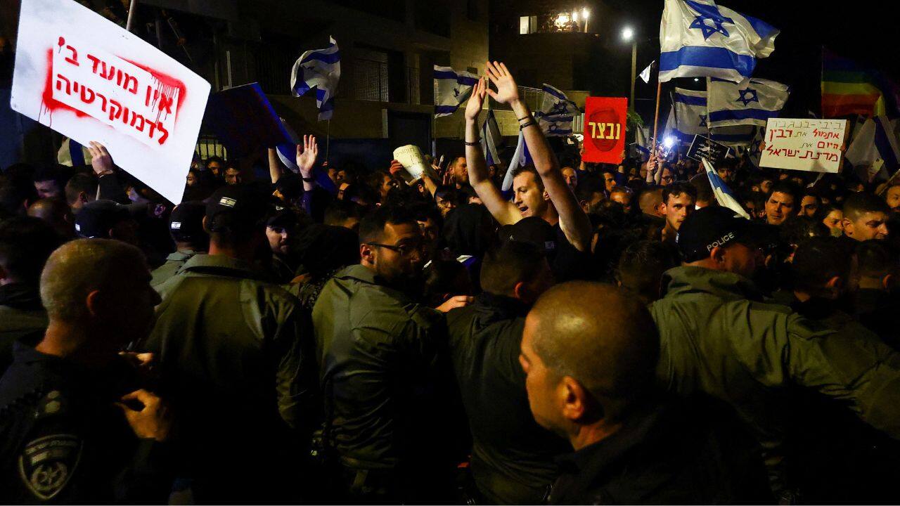 Israeli PM Netanyahu's dismissal of defense minister sparks mass ...