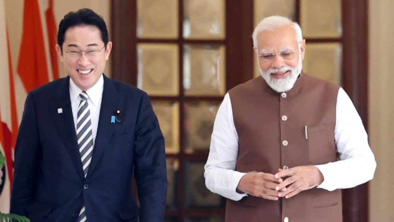 Japan PM on India trip: Kishida relishes golgappas, idlis with PM Modi ...