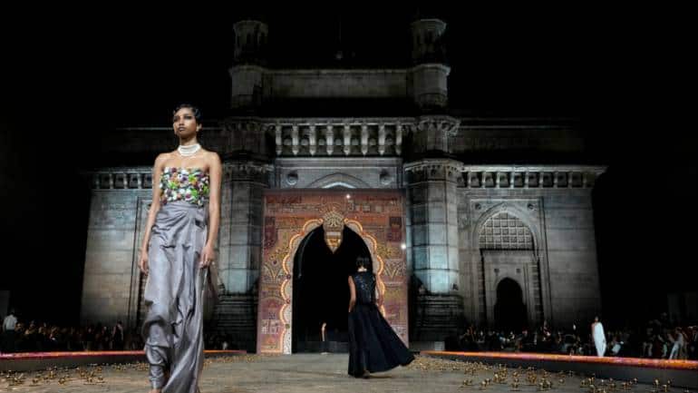 Dior transforms Mumbai's Gateway of India into a runway