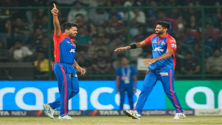 Phil Salt assault keeps Delhi Capitals alive in IPL