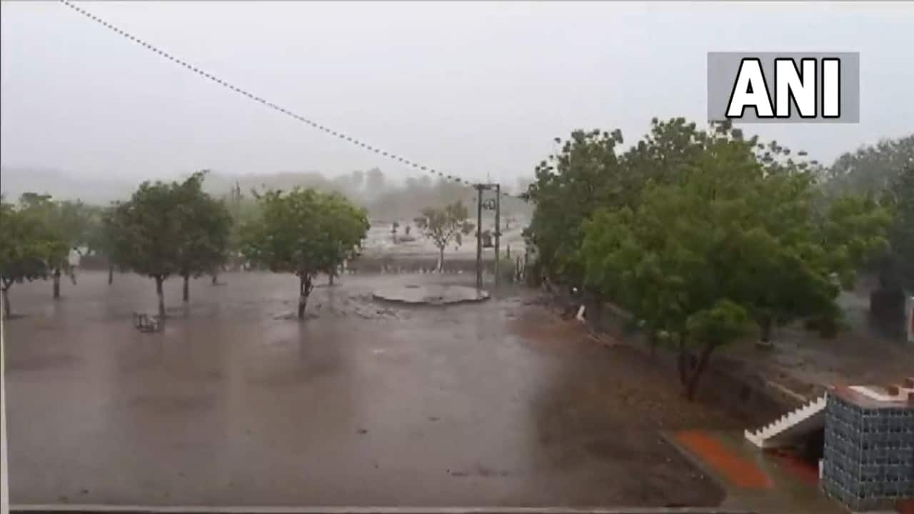 Cyclone Biparjoy wreaks havoc in Gujarat before weakening into cyclone ...