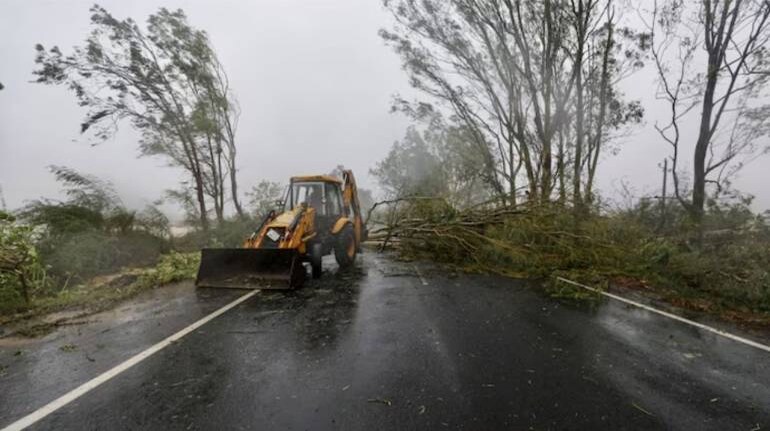 Heavy Rains Pound Parts Of Gujarat On 2nd Day Roads Flooded High