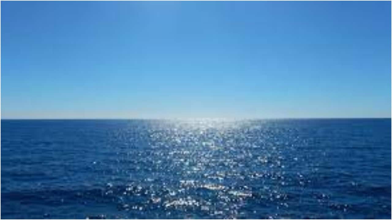 Deepest 'blue hole' discovered in abyss at 1,300 feet. It's bottom hasn ...