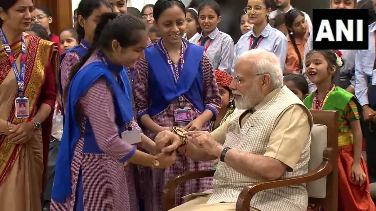 PM Modi celebrates Raksha Bandhan with schoolgirls; See pics ...