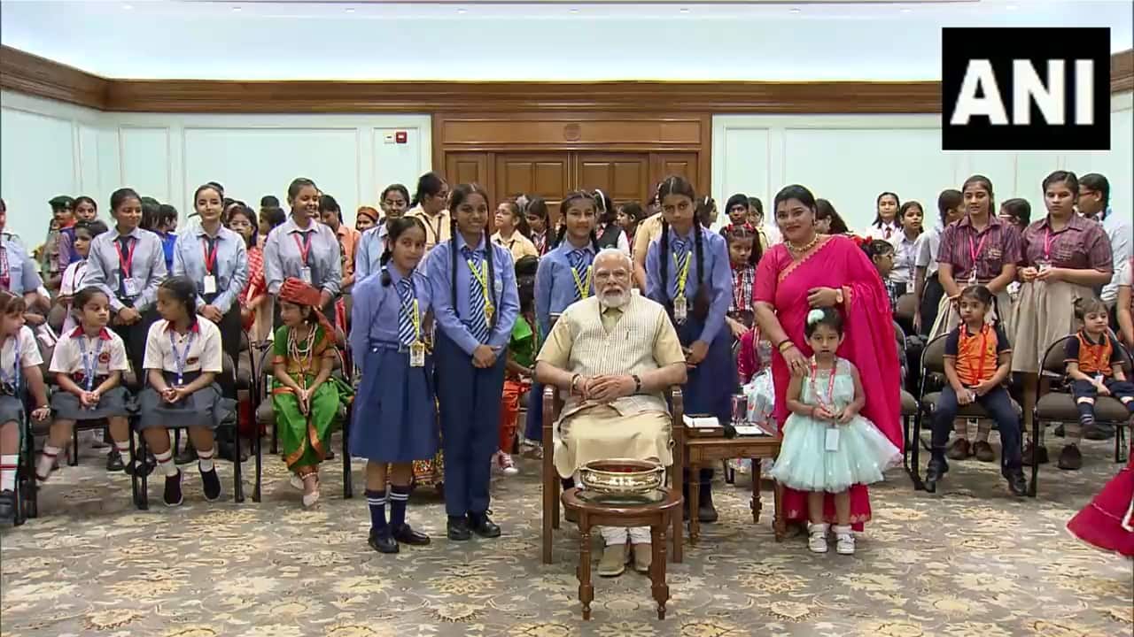 PM Modi celebrates Raksha Bandhan with schoolgirls; See pics ...