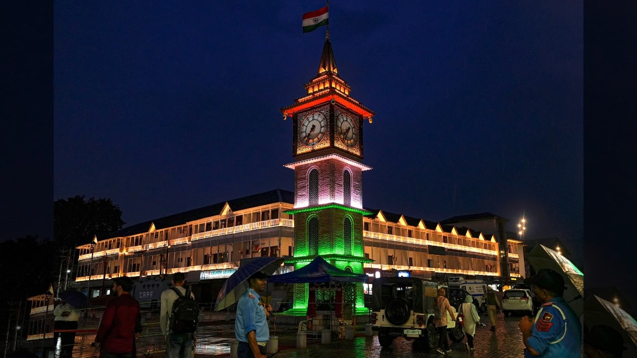 Independence Day 2023: Monuments, buildings lit up as freedom spirit ...