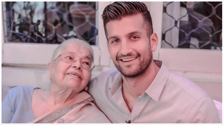 Family hires ghostwriter to write down stories from 95-year-old grandmother. Viral thread