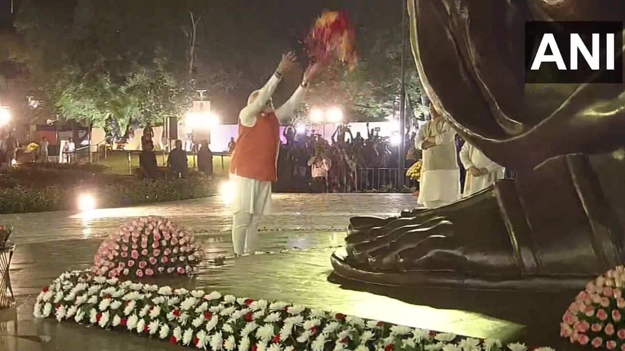 PM Modi unveils 72-ft tall Deendayal Upadhyaya statue opposite BJP's ...
