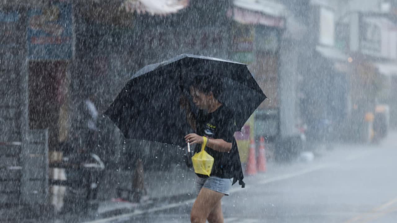 Typhoon Haikui hits Taiwan; dozens injured, power outages reported: See ...