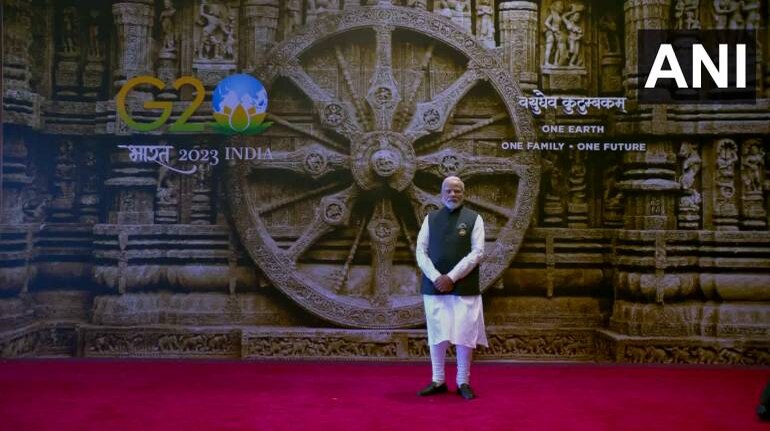 G20 Summit: PM Modi welcomes G20 leaders against Konark Wheel replica ...