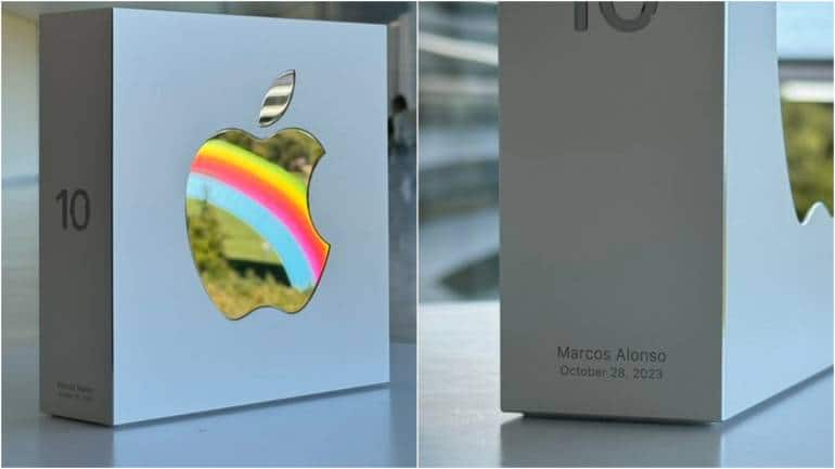 Apple employee receives unique memento on 10-year work anniversary ...