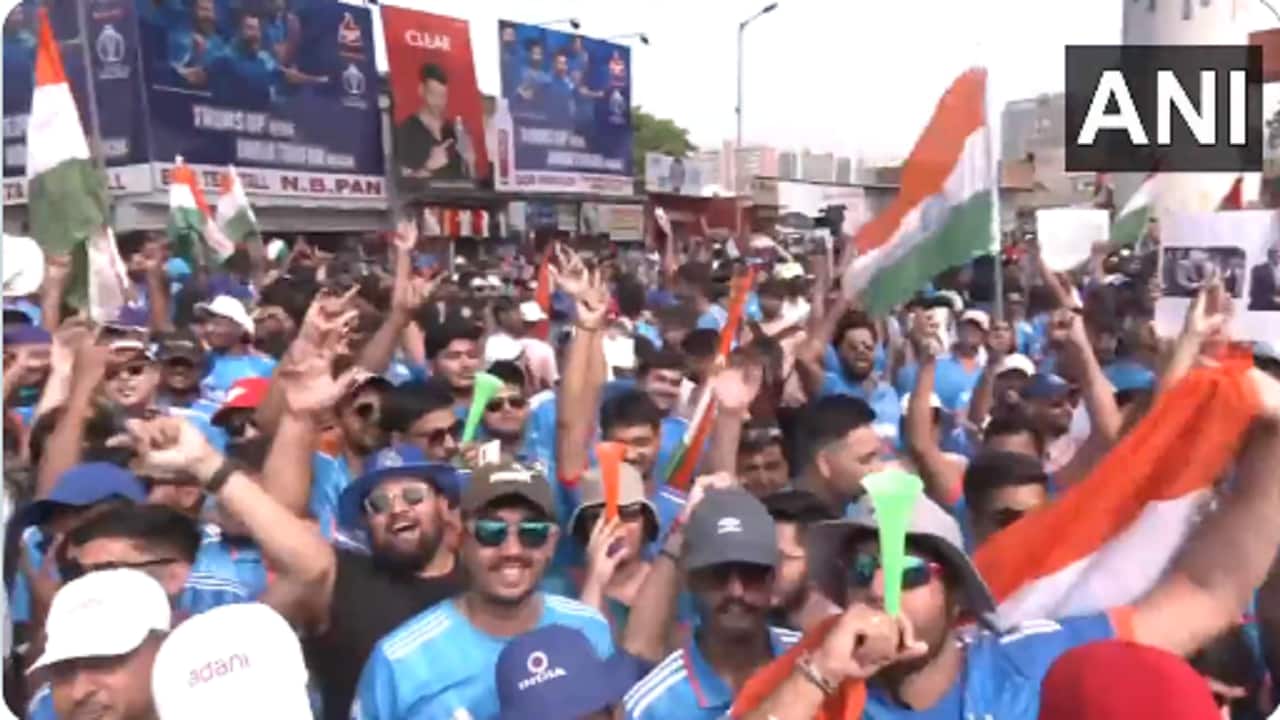 Here's how Cricket fans are gearing up for the India vs Pak match