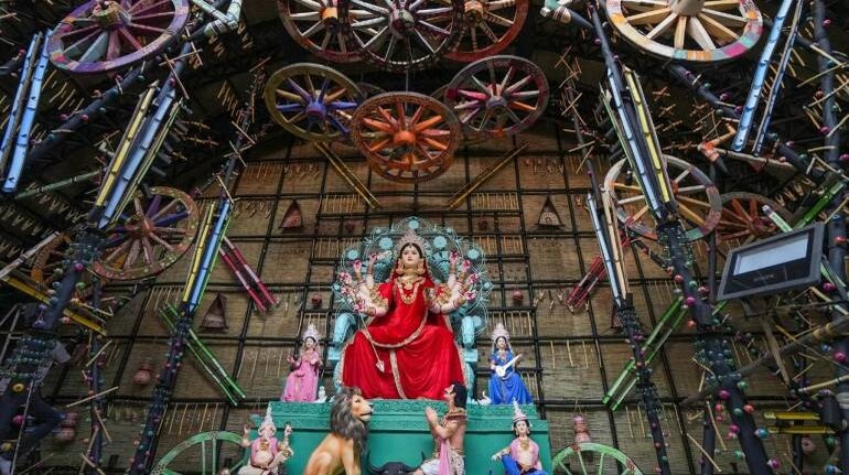 Dussehra 2023: Durga Puja pandals, living art installations