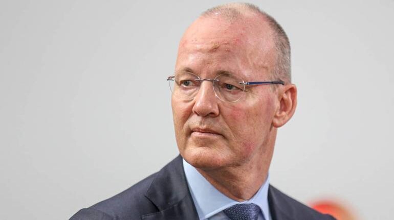 Why central banks will soon lend to hedge funds