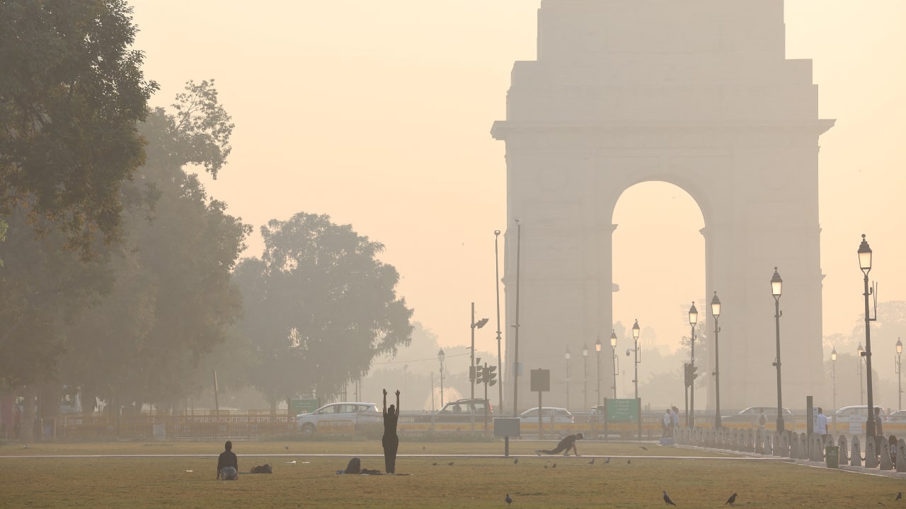 Delhi's AQI improves but remains 'very poor', season's lowest ...