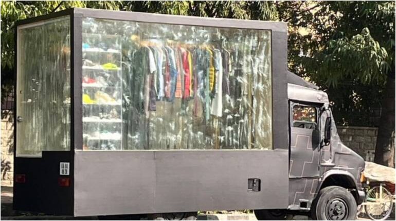 In 'Peak Bengaluru' moment, man spots mobile apparel shop on a truck ...
