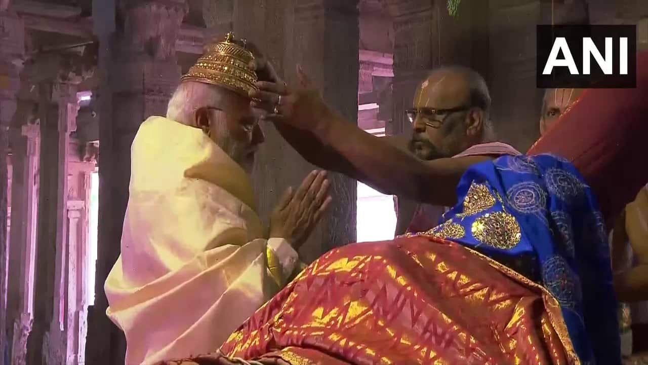 In Pics | PM Modi prays at Sri Ranganathaswamy & Sri Ramanathaswamy ...
