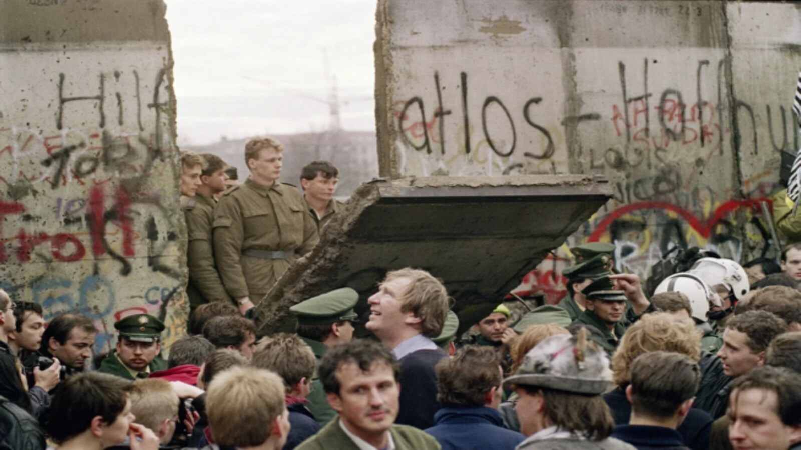 Berlin Wall November 1989 Wallpaper 30 Years Ago: "I Was At The Berlin