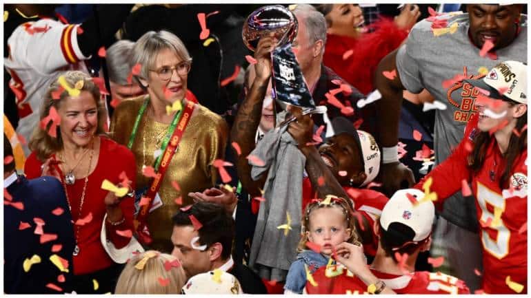 'Grace under pressure': Biden, Obama react as Kansas City Chiefs win ...