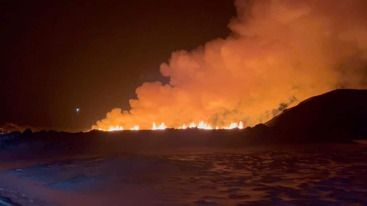 Iceland volcano erupts again with stunning lava fountains